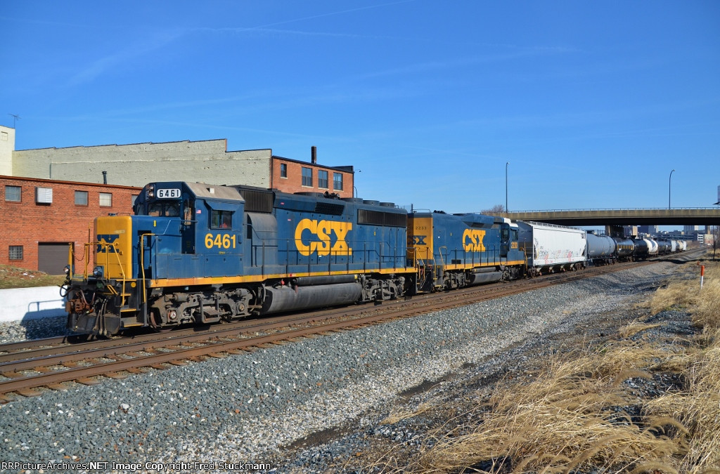CSX 6461 heads west to Barberton.